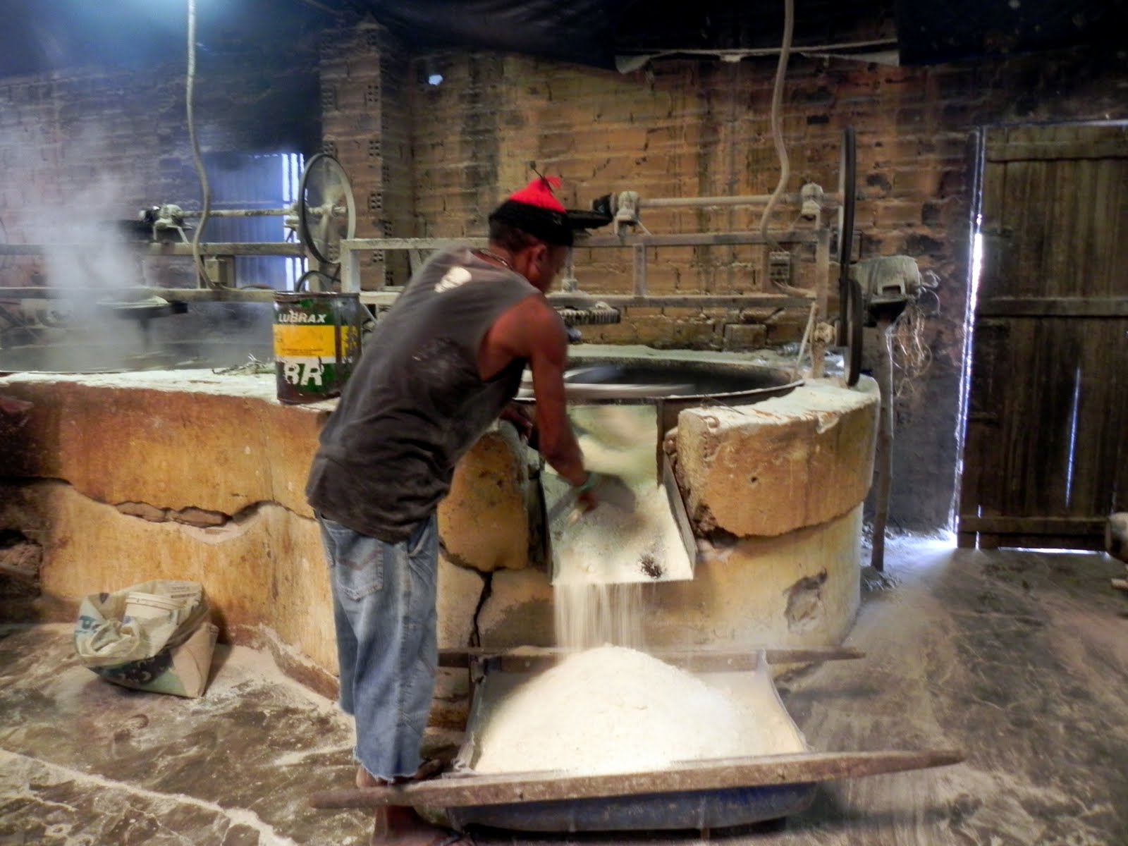 Cozinhar com Cultura: Cooking in Brazil: Behind the Scenes: Farinha de ...