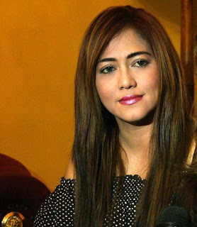 Photos Actress Sally Marcellina