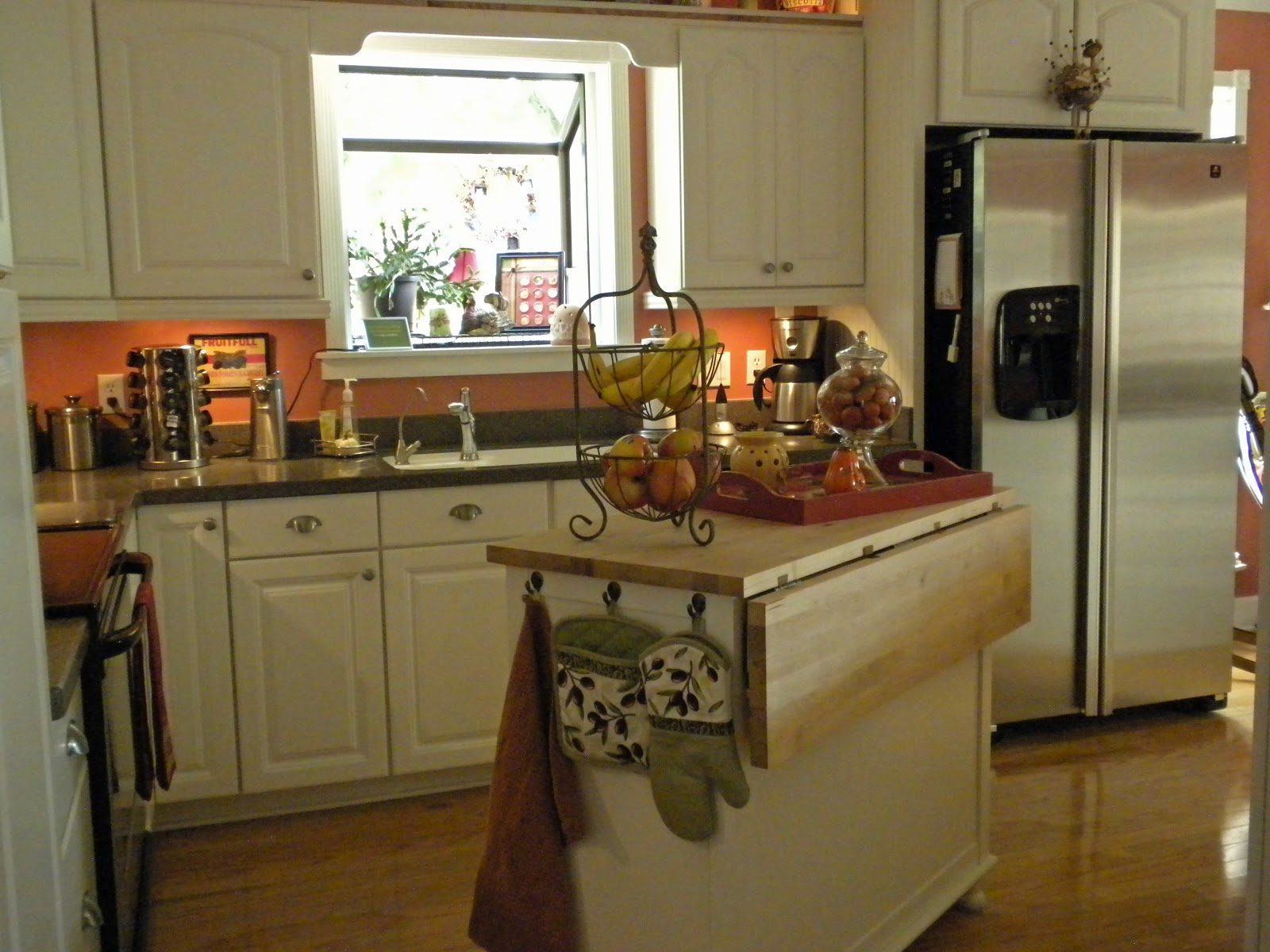 My "Creative" Oasis in the Desert: The 2004 Kitchen Remodel
