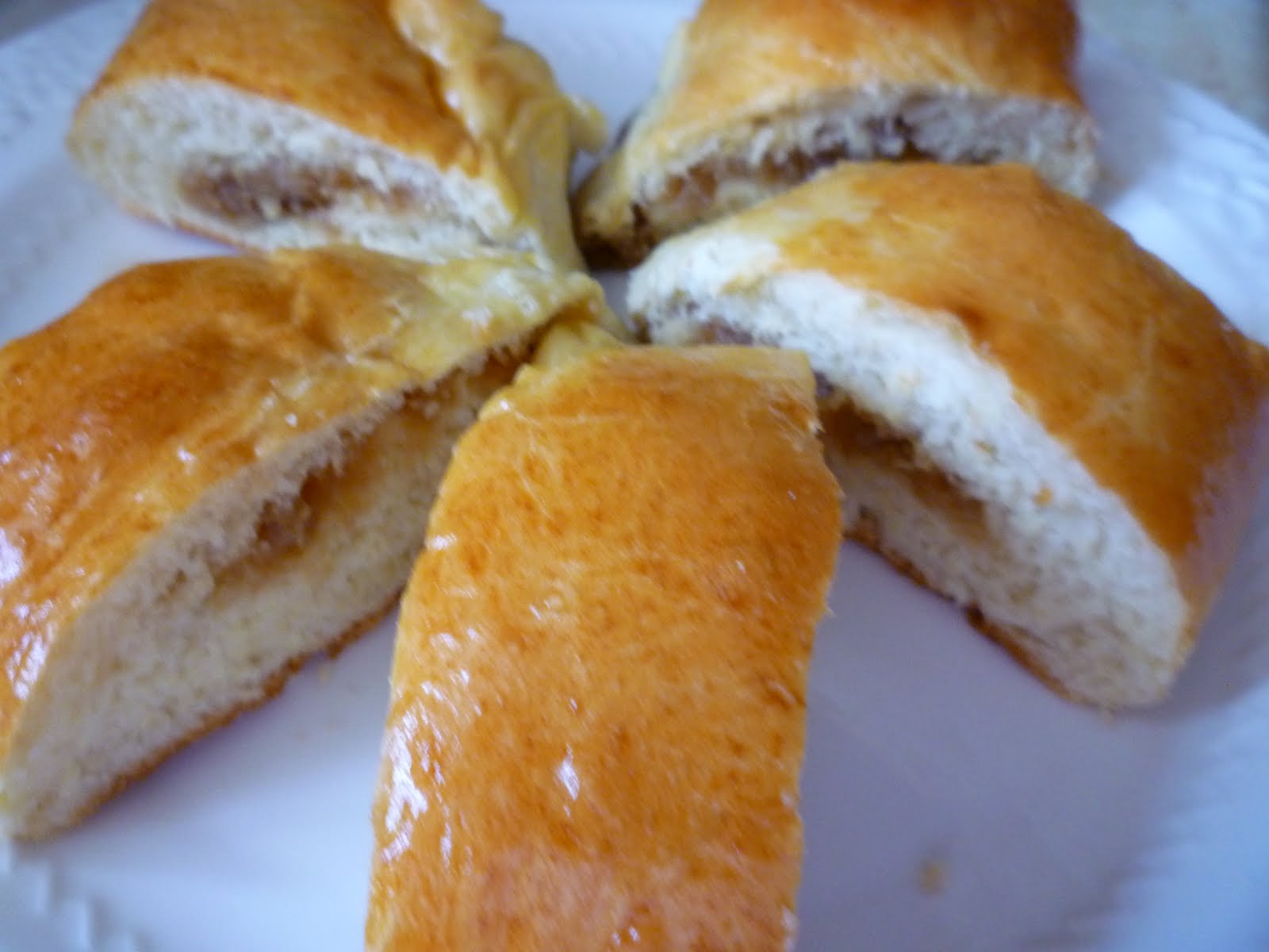 PinoyAmericanFavoriteRecipes: #232_ Pan de Coco or Coconut Rolls
