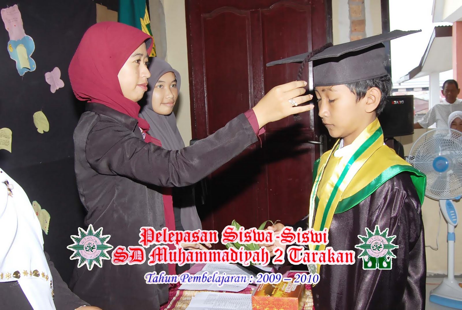 SD Muhammadiyah 2 Tarakan: Pelepasan Siswa Siswi SD Muhammadiyah 2 Tarakan 2009/2010