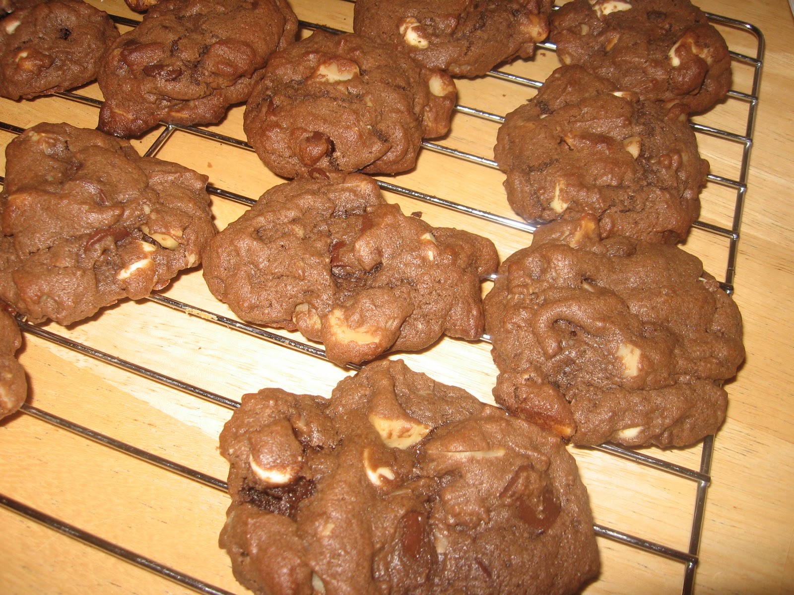 the gigi show: Quadruple chocolate chunk and macadamia nut brownie cookies.