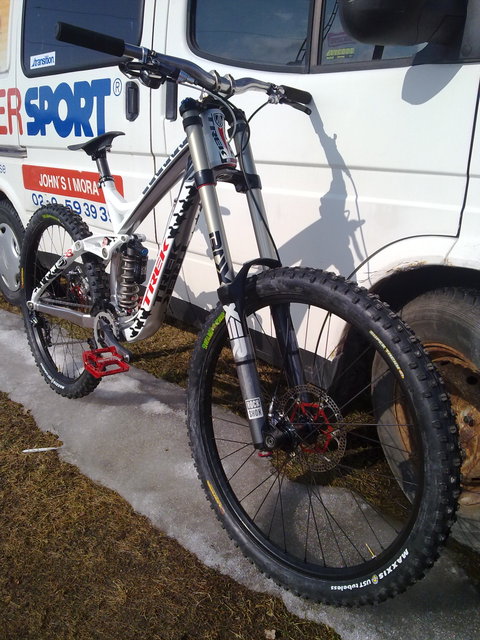 Point One Newsfeed: Lightest DH bike?