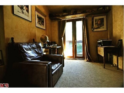 mojorising: Jim Morrison's house and garden on love Street in Laurel Canyon