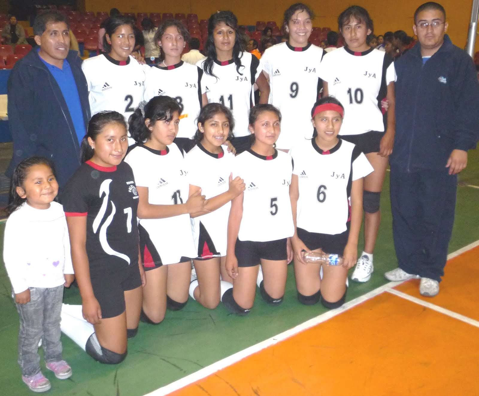 Mariano Melgar campeonó en el Regional de Vóley y el Internacional ...