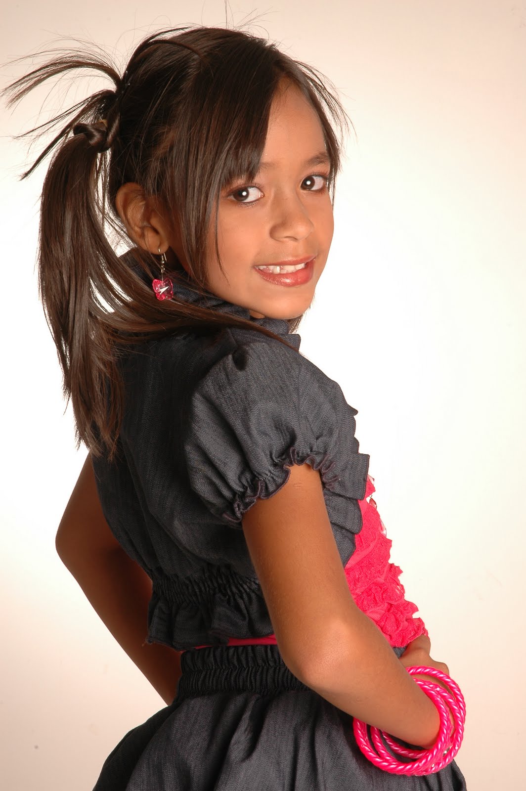 THE MODEL`S AGENCY RAUL ESPINOZA..............