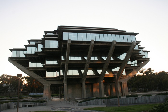 KUMPULAN BANGUNAN UNIK: GEISEL LIBRARY, San Diego, CA, USA