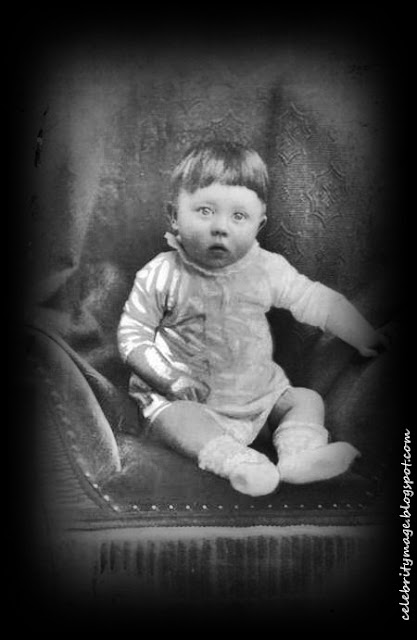 IMAGENS RARAS: Adolfo Hitler - Bebê - #079