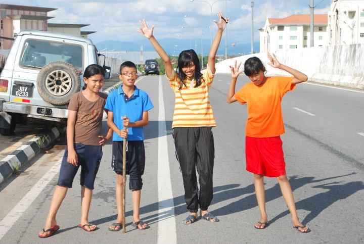 RADIO AMATUR CHANGLUN, KEDAH: AIR DI JALAN ANAK BUKIT SUDAH SURUT 90%