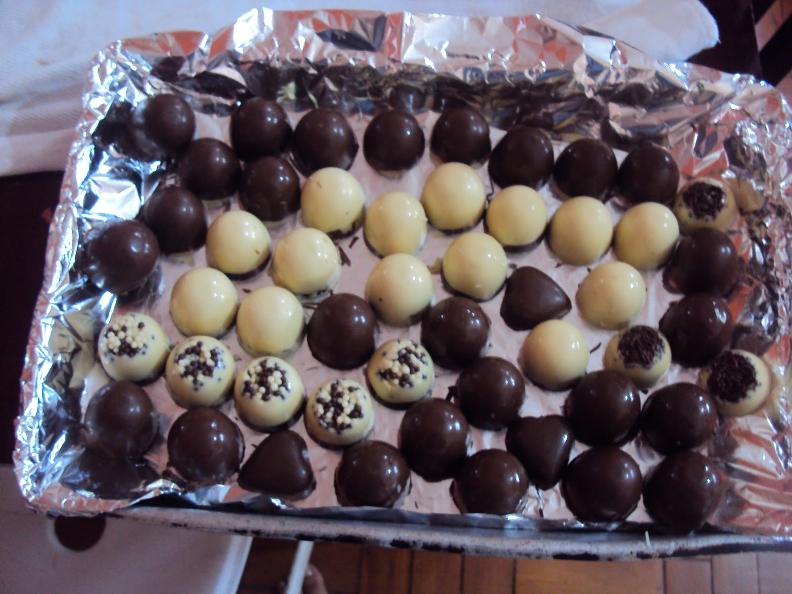 G&A Doces e Gostosuras: Hoje é dia de bombons!