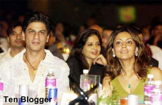 CELEBRITY HUB: Shahrukh Khan Family Pictures, Real life Photos Biography