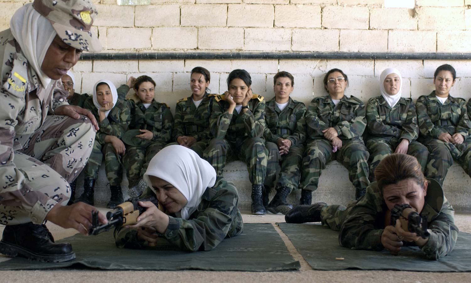 Iraqi+women+in+the+army (image)