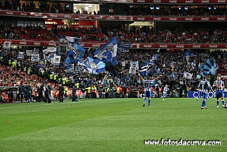 Claques de Portugal: Ultras do FC Porto no clássico em fotos.