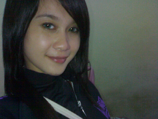 CEWEK FACEBOOK Sexinya Bibir Tante Ezza