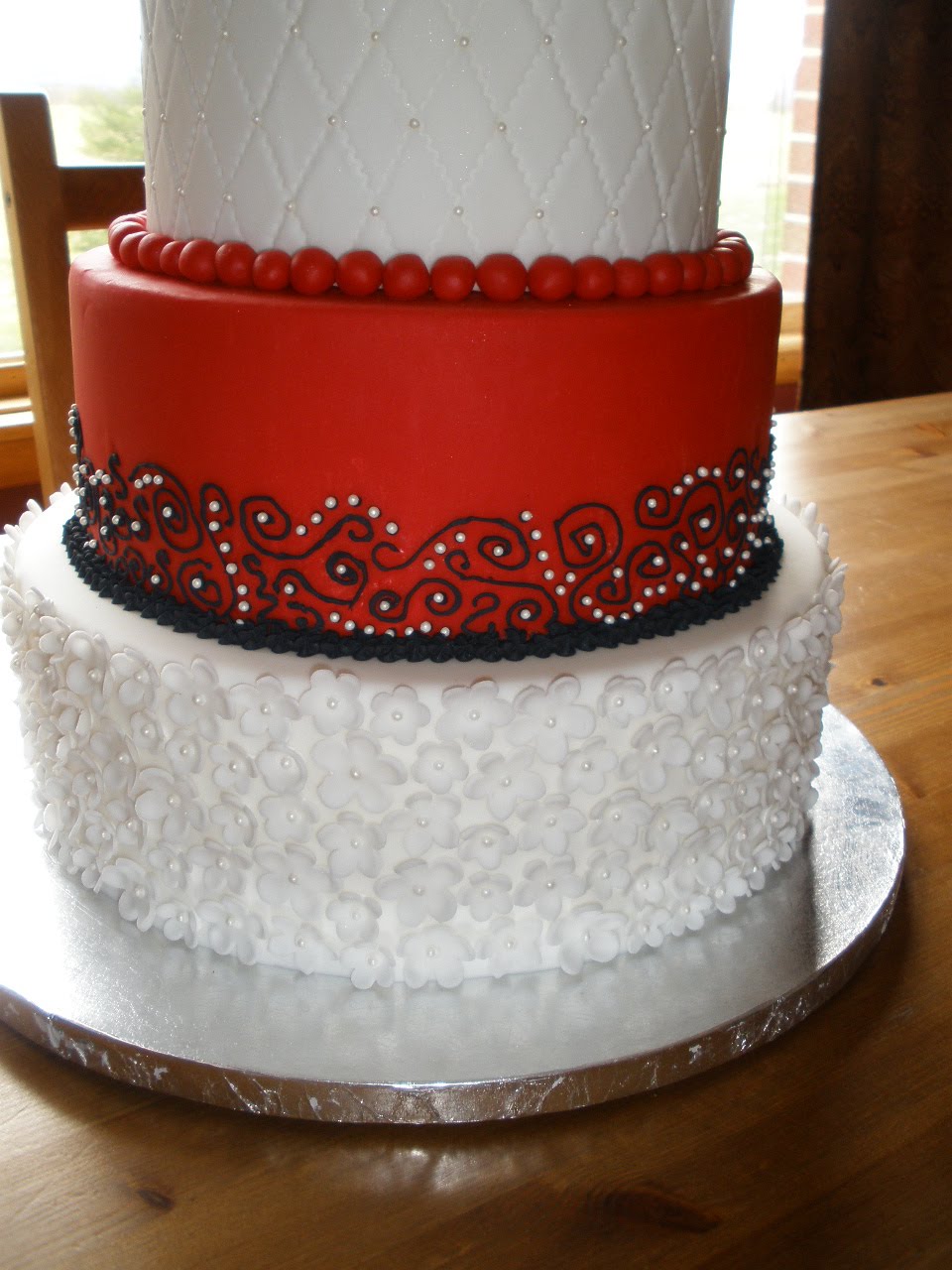 Liz Felgate Crafts: Tiered, Blossoms and Christmas cakes