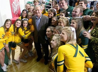 Baylor Crowd Roars As President Bush & Laura Bush Announced at Ball ...