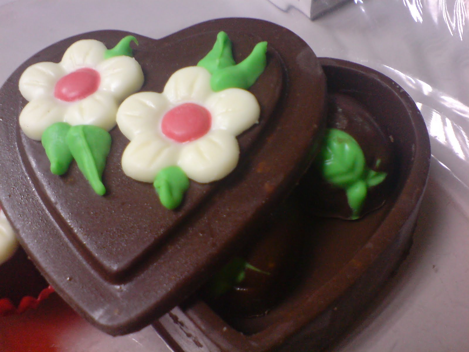 CHOCOLISTA homemade chocolate: Kotak Coklat Love - rm 10.00 (include ...