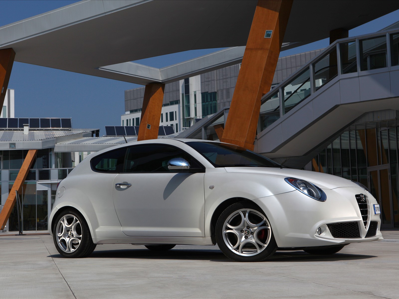 OTOMOTIF BLOG: Alfa Romeo MiTo 1.4 MultiAir - 2010