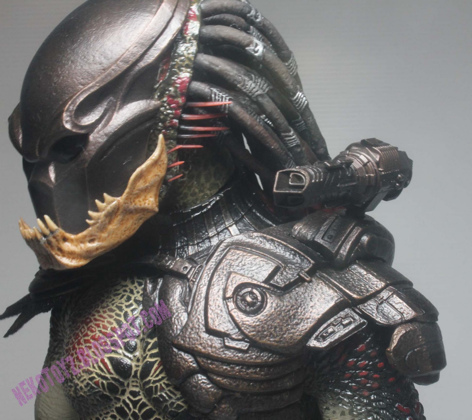 Neko Toyz: Hot Toys MMS 130 1/6 Berserker Predator Review [Pics Heavy!!]