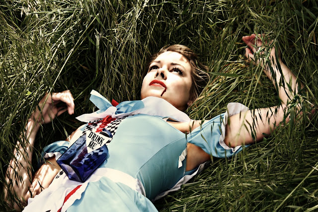 taylor devereux photography: Dead Alice In Wonderland