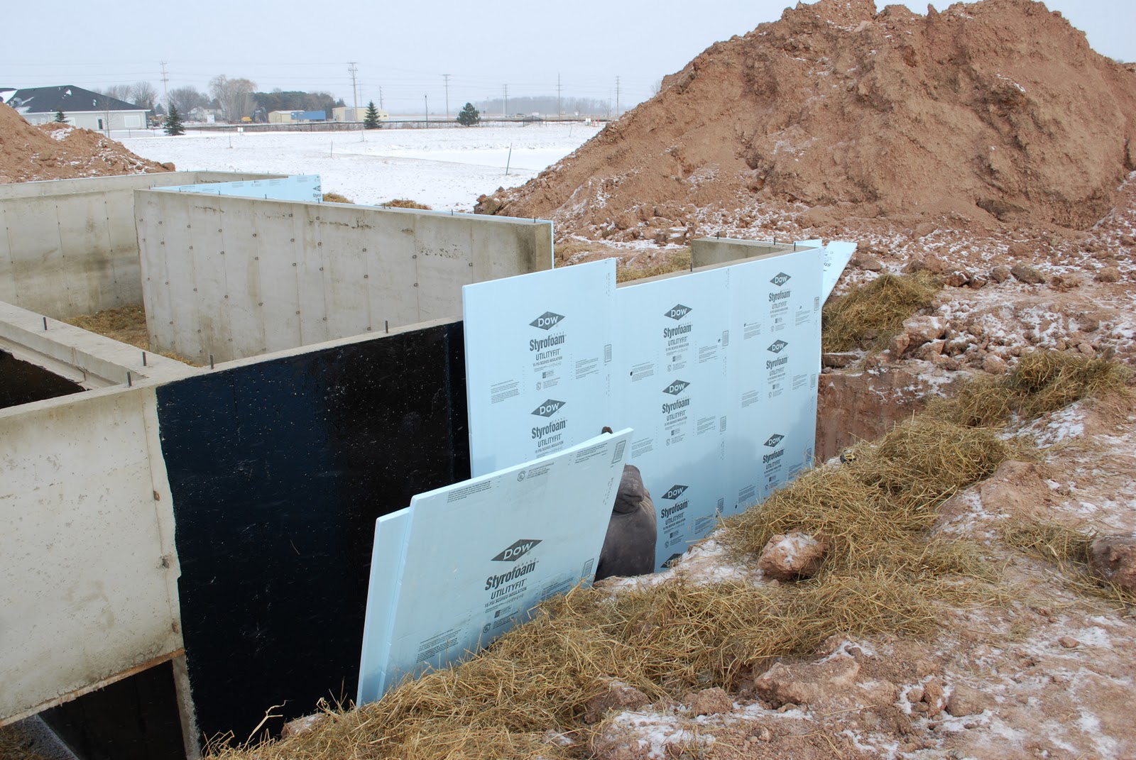 CanvasbackHandiranch: insulating the poured walls