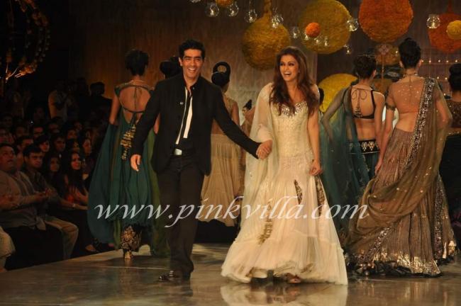 Bollywood Actresses, Movies, News, Songs: Aishwarya Rai Bachchan Ramp ...