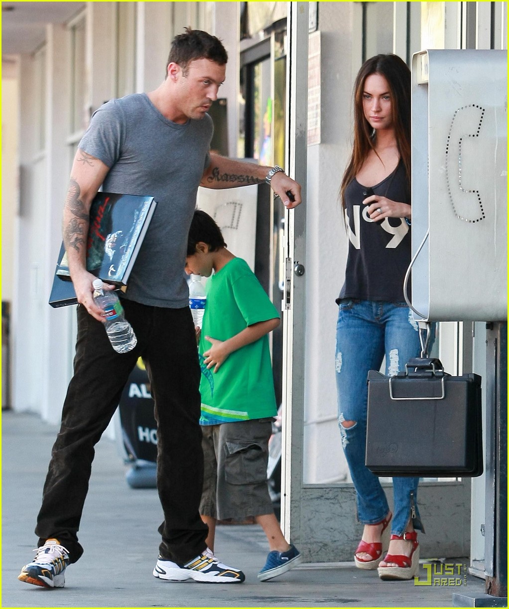 megan fox fans site: Megan Fox and husband Brian Austin Green as Karate ...