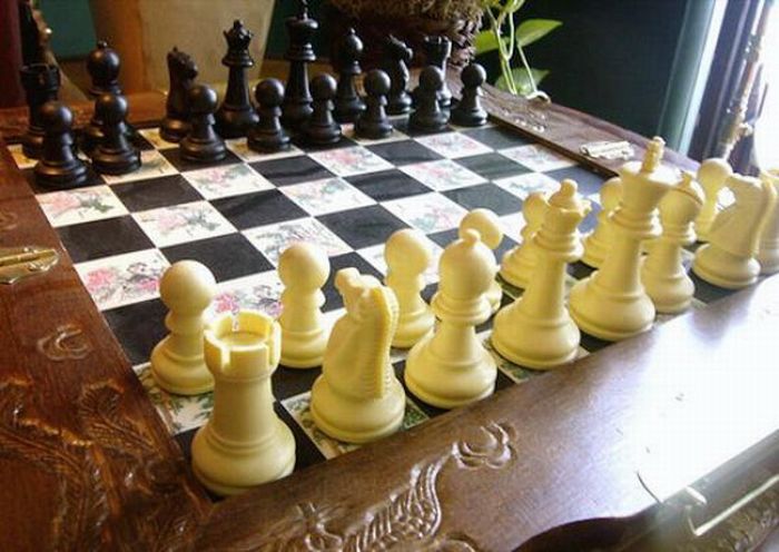 BLACK CACAO: 53 Strange chess board sets
