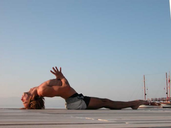 BLACK CACAO: Nice beautiful expressive Extreme Yoga Poses - 32 Pics