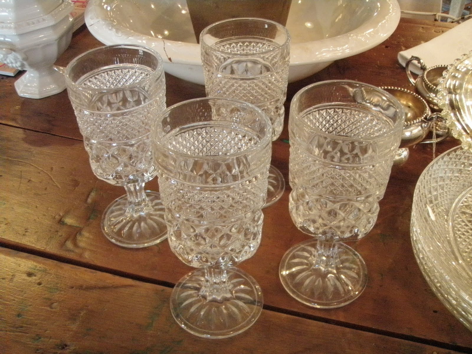 Cabin & Cottage : GOURMET WHITES at Cabin & Cottage