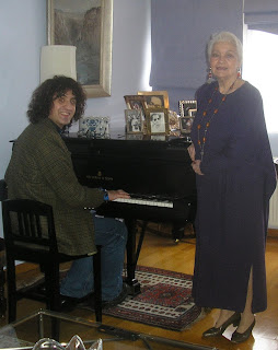 KAROUSOS ART CRITICS: Στέλλα Γκρέκα η μεγάλη στάρ του ελαφρού τραγουδιού