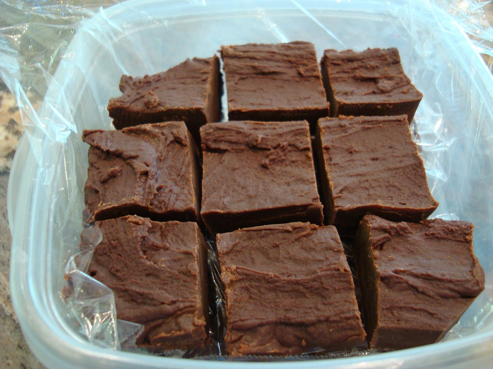 Chocolate Peanut Butter Fudge - Averie Cooks