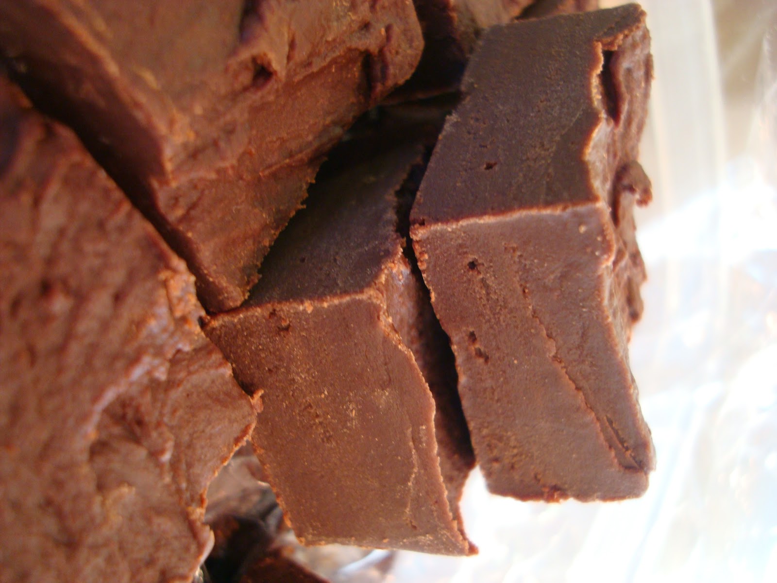 Chocolate Peanut Butter Fudge - Averie Cooks