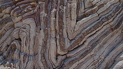 How did this mountain ridge form? pic inside : r/askscience