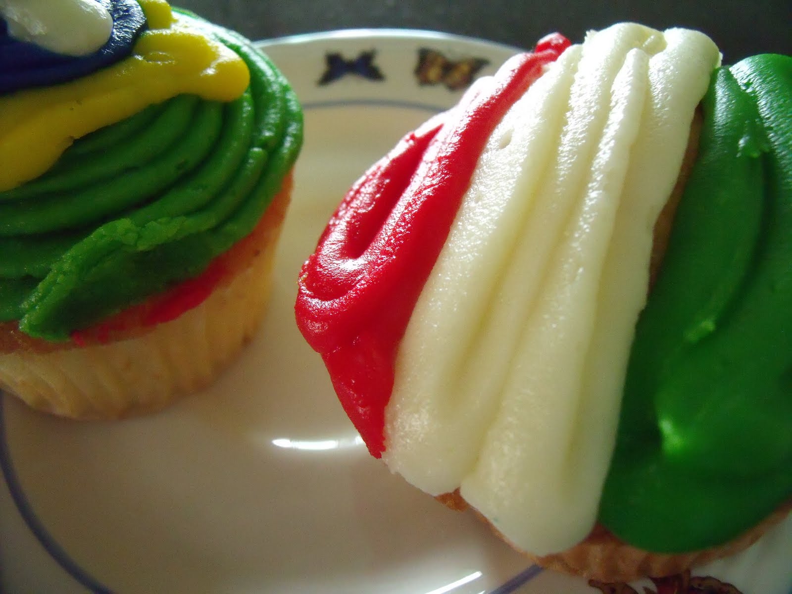 Rainbow Muffin ~ helianthus