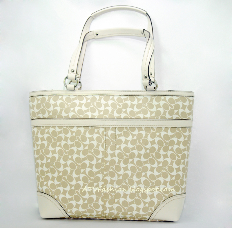 ＊All The Vogue Fashion ♥: Coach Heritage Signature Stripe Tote F15137