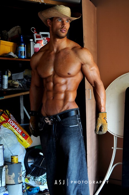 Male Model Sami E | Model Galleries