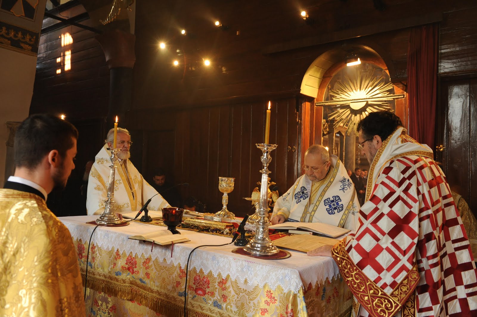 ΦΩΣ ΦΑΝΑΡΙΟΥ: Η ΠΑΝΗΓΥΡΙΣ ΤΟΥ ΠΑΤΡΙΑΡΧΙΚΟΥ ΝΑΟΥ ΤΟΥ ΑΓΙΟΥ ΓΕΩΡΓΙΟΥ ΣΤΟ ...