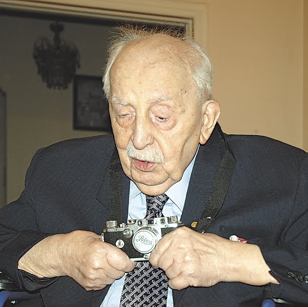 Ιδιωτική Οδός: ΔΗΜΗΤΡΙΟΣ ΚΑΛΟΥΜΕΝΟΣ: Ο ΦΩΤΟΓΡΑΦΟΣ ΤΩΝ ΣΕΠΤΕΜΒΡΙΑΝΩΝ