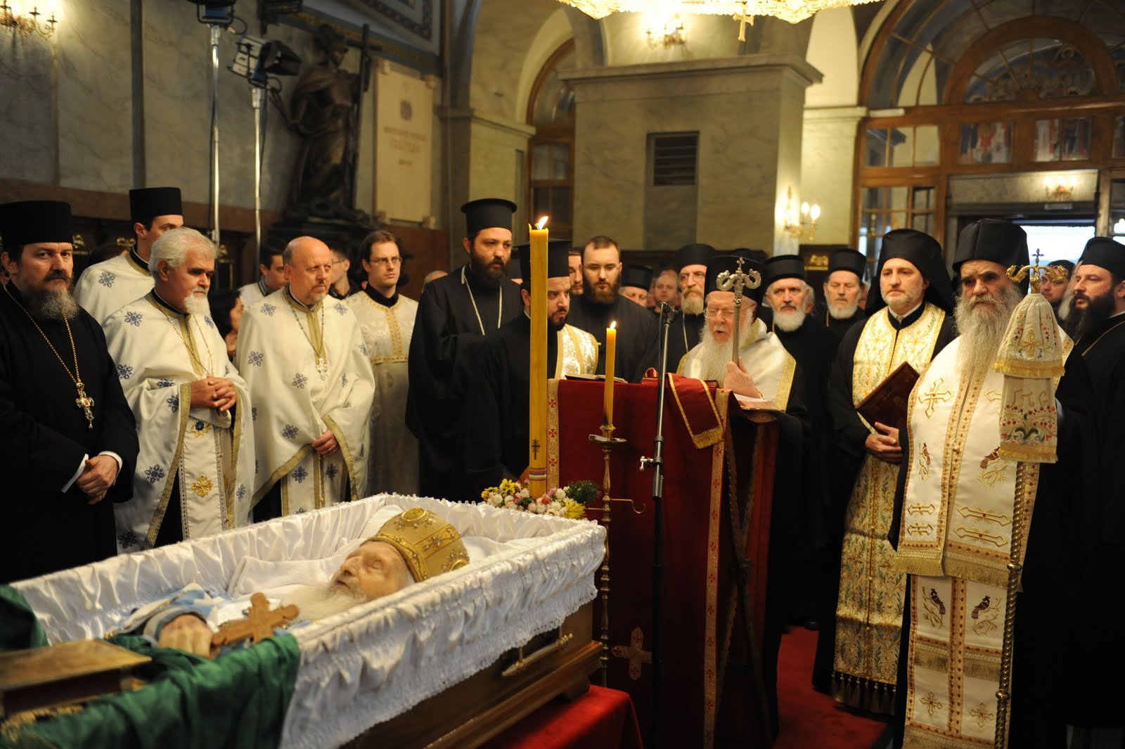 ΦΩΣ ΦΑΝΑΡΙΟΥ: Ο ΟΙΚΟΥΜΕΝΙΚΟΣ ΠΑΤΡΙΑΡΧΗΣ ΣΤΟ ΒΕΛΙΓΡΑΔΙ ΓΙΑ ΤΗΝ ΕΞΟΔΙΟ ...