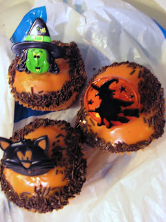 FOODSTUFF FINDS: Halloween Ring Cakes (Greggs)