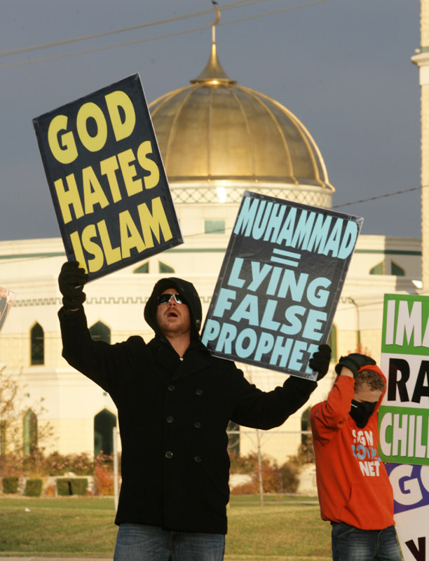 Another Look: A Closer Look at a Selection of Photos from the Press ...