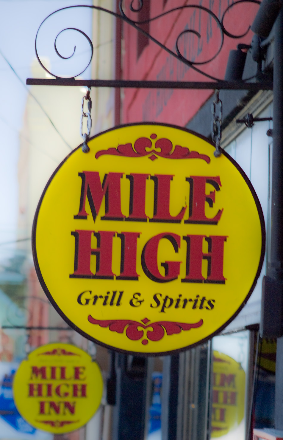 OnTheMove-In the Galley: On the Burger Trail