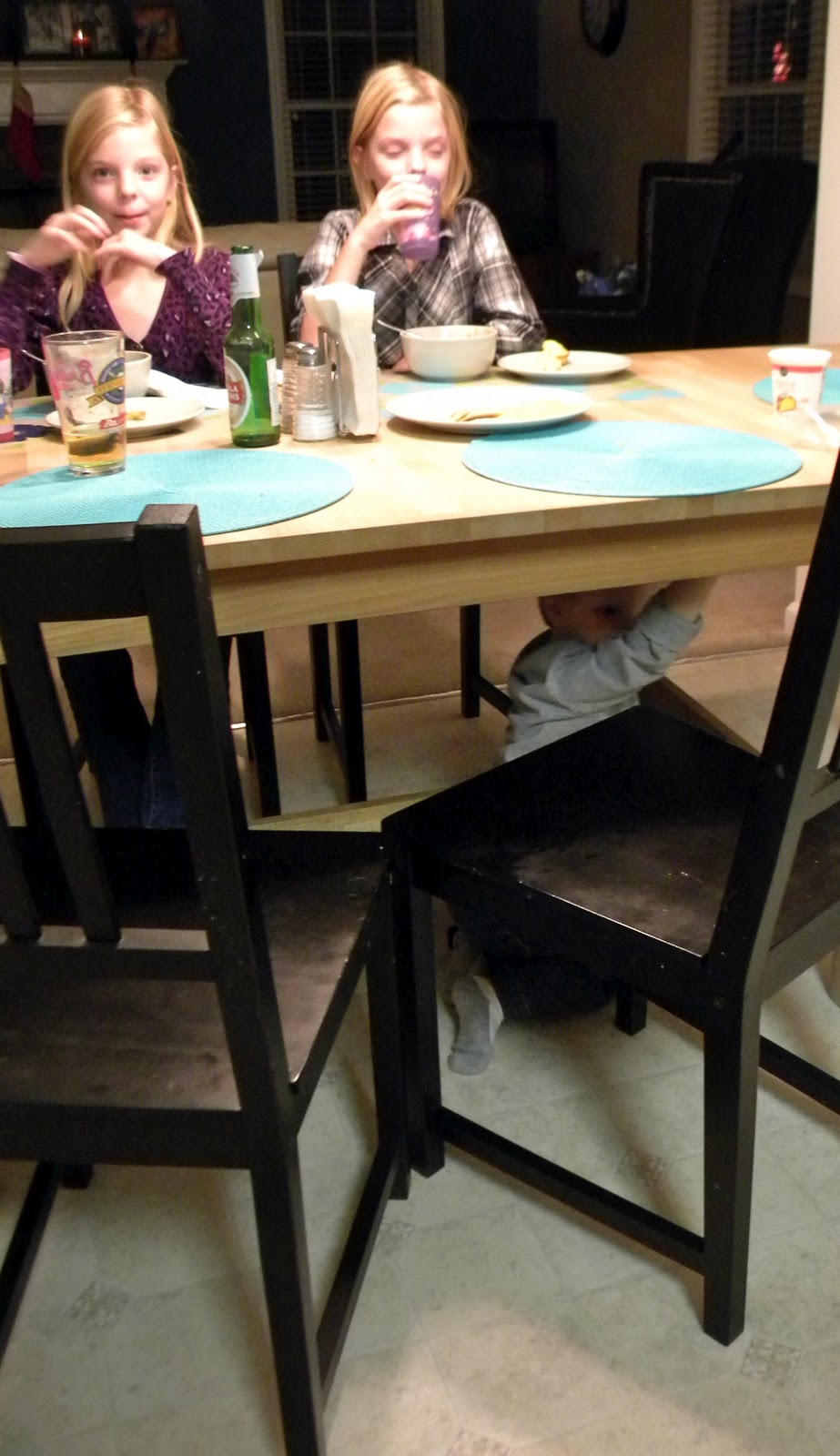 IKE & CO {the blog}: Under the Table and Dreaming