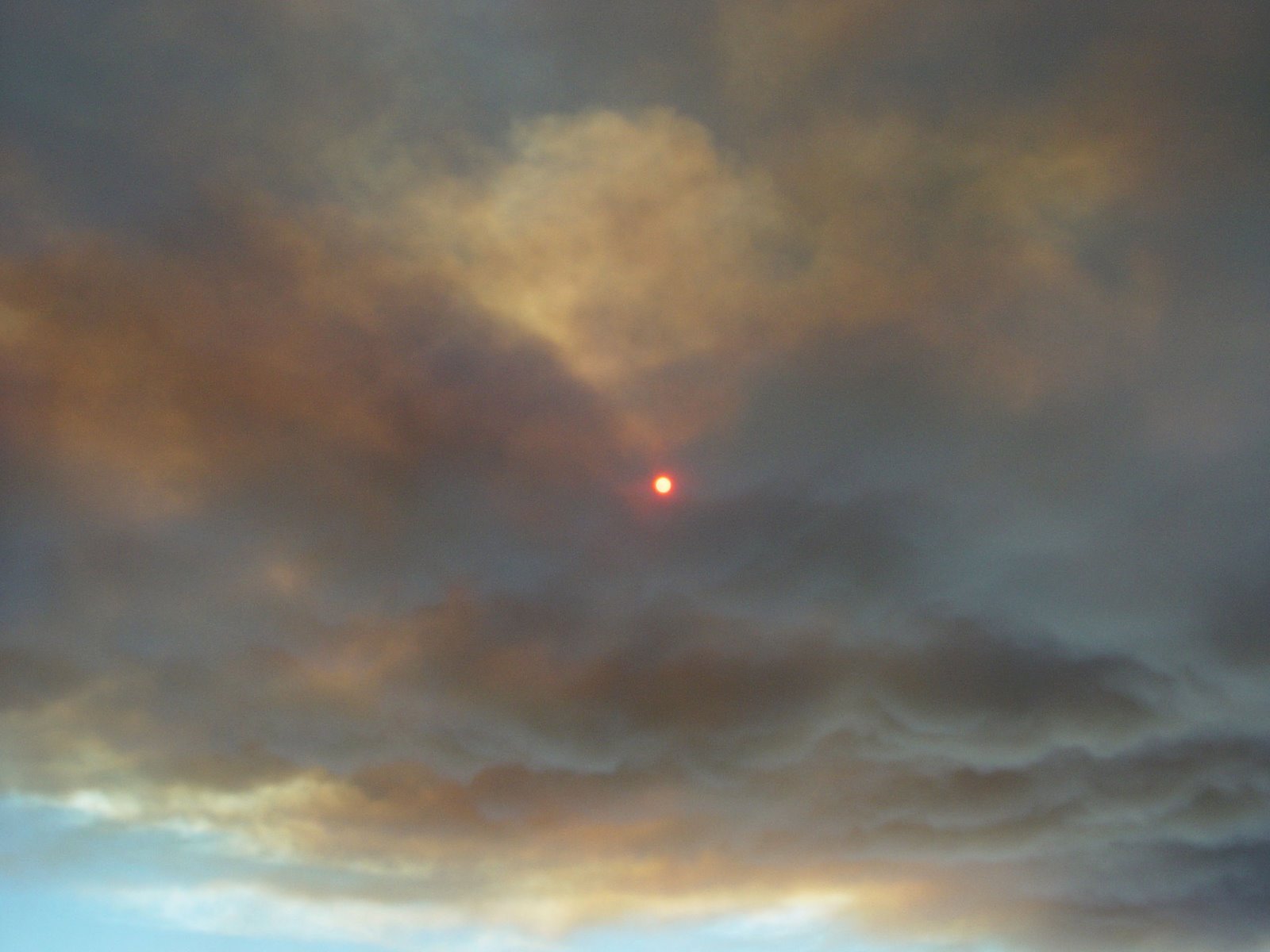 Shiloh Musings: Fred's Smoke-Filled Sky