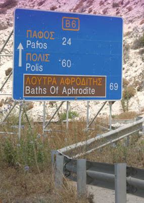 eLearning Semiotics and Culture: Semantics of Icons and Pictograms