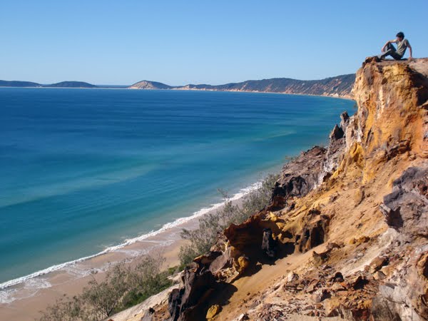 Snapshot of the week: Blowing away by colourful Rainbow Beach | Travel Blog