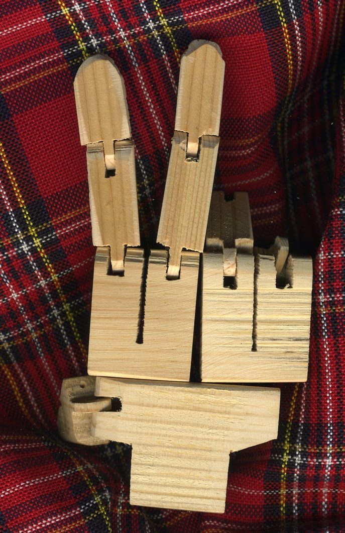 KILLUSTRATION: prosthetic hand