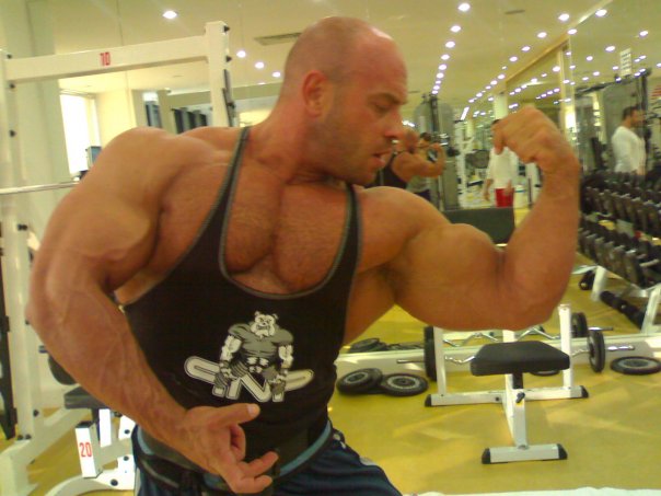 Muscle Lover: Turkish bodybuilder Serdar Aktolga