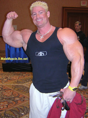 Muscle Lover: Chris Cook